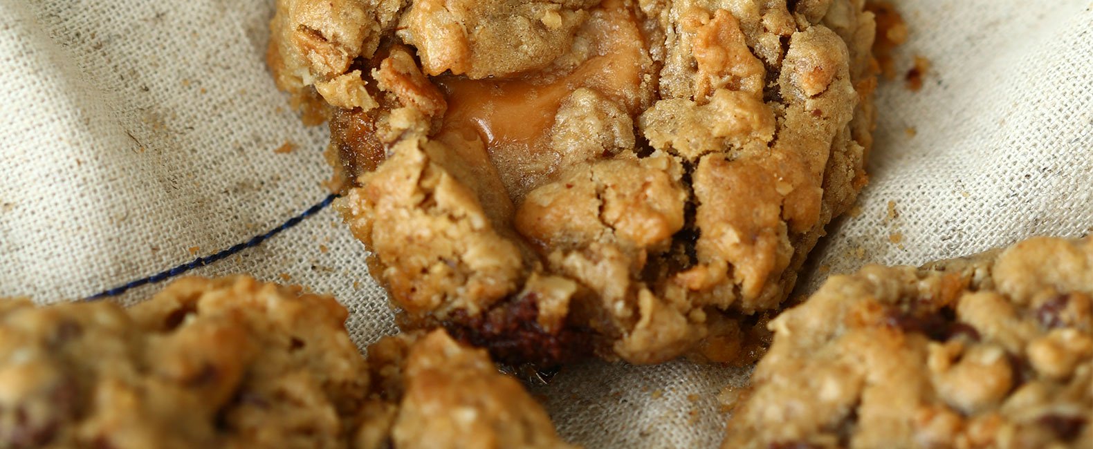 Chocolate Coffee Toffee Oatmeal Cookies Recipe | Quaker Oats