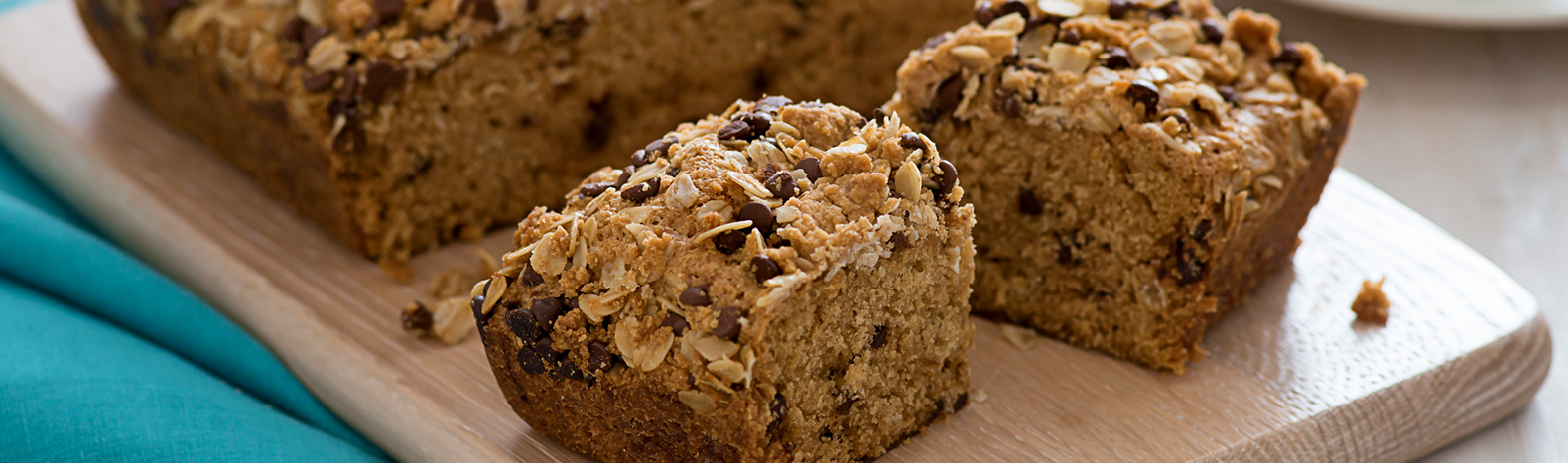 Chocolate Chip Oatmeal Cake Recipe | Quaker Oats